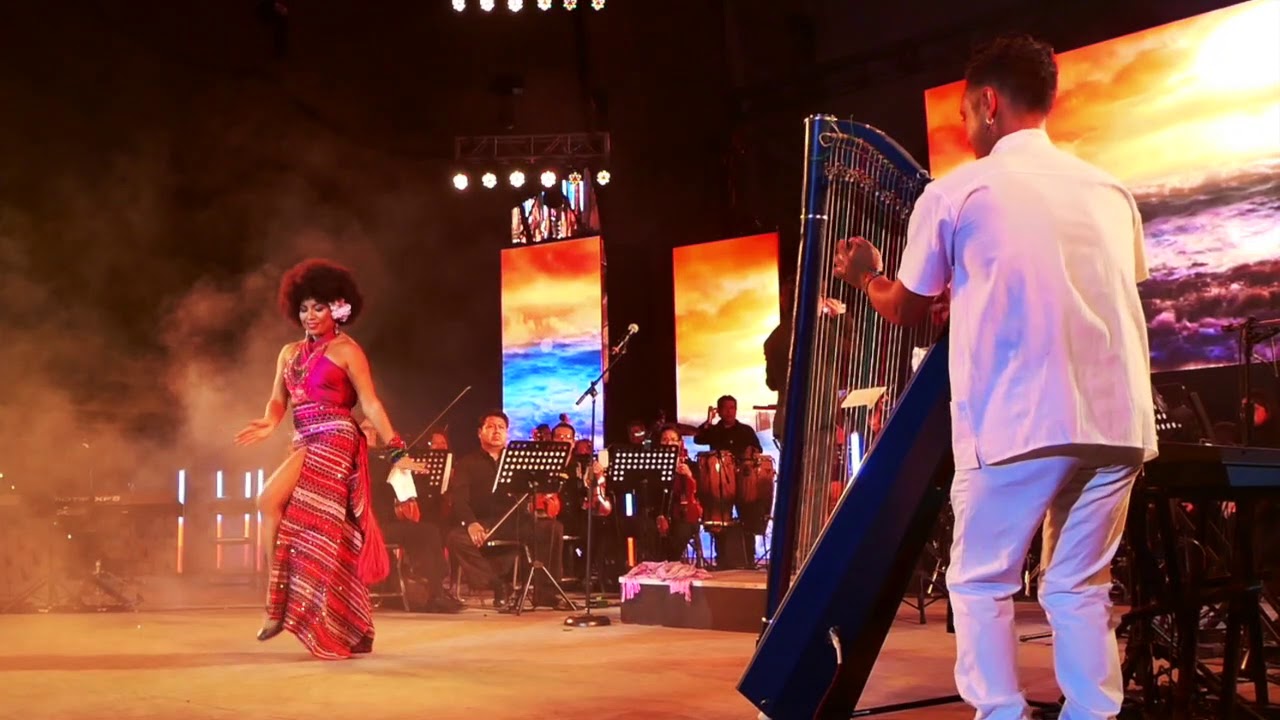 Alejandra Robles "PALOMA MORENA" | Concierto Mujeres Que Encantan - YouTube