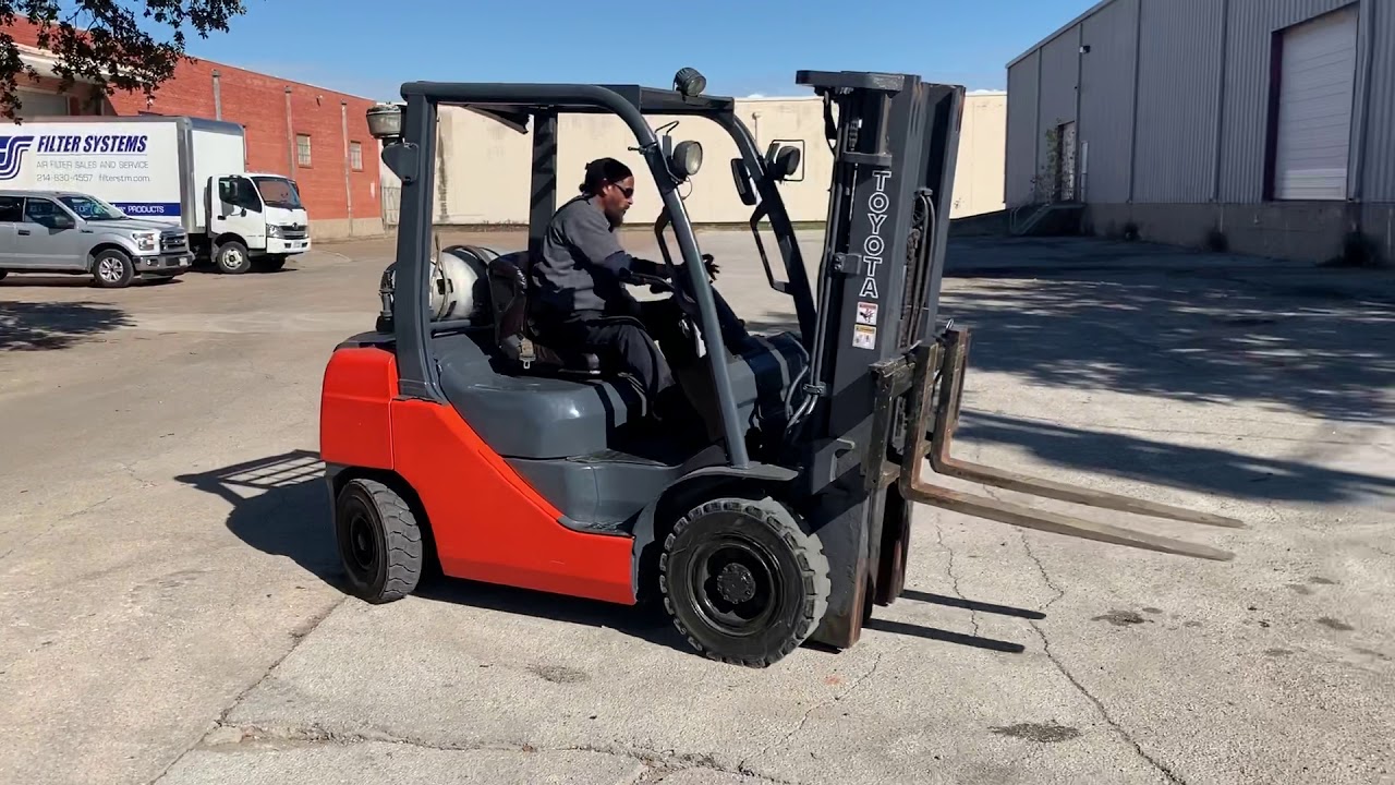 2013 Toyota 8FGU25 Forklift - YouTube