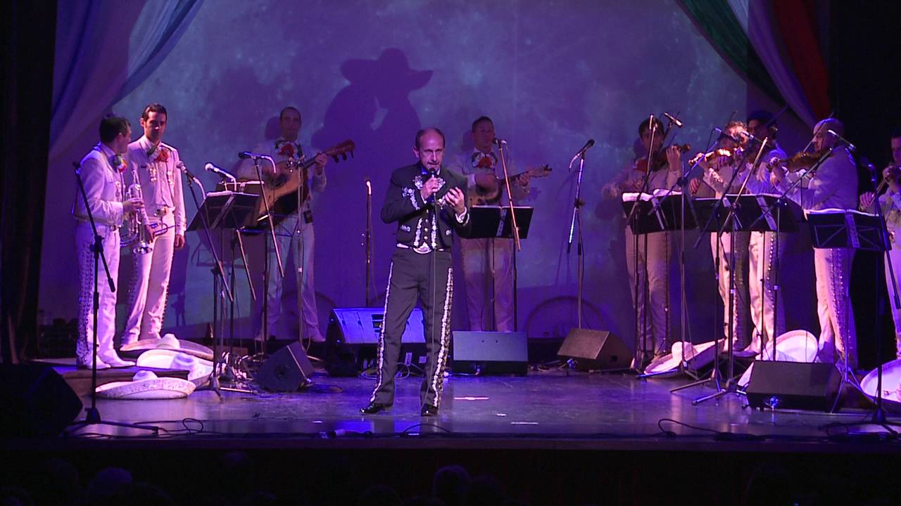 SOMBRAS Mariachi Sol Azteca en Vivo Empire Teatro - YouTube