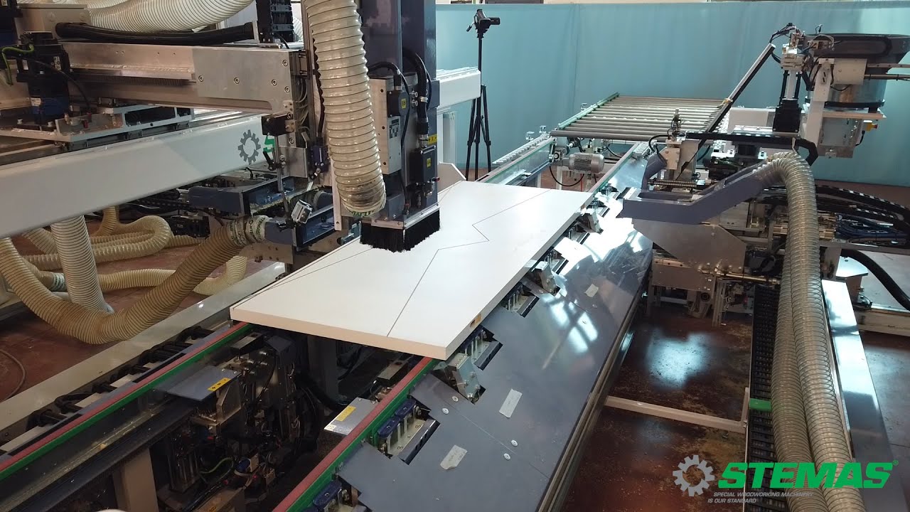 Stemas PERFECT-DOOR CNC machine for interior door production - YouTube