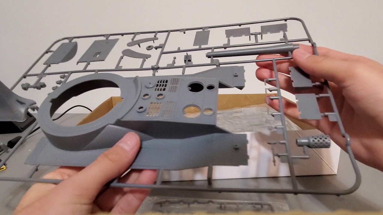 Amusing hobby 1/35th scale VK 72.01K unboxing - YouTube