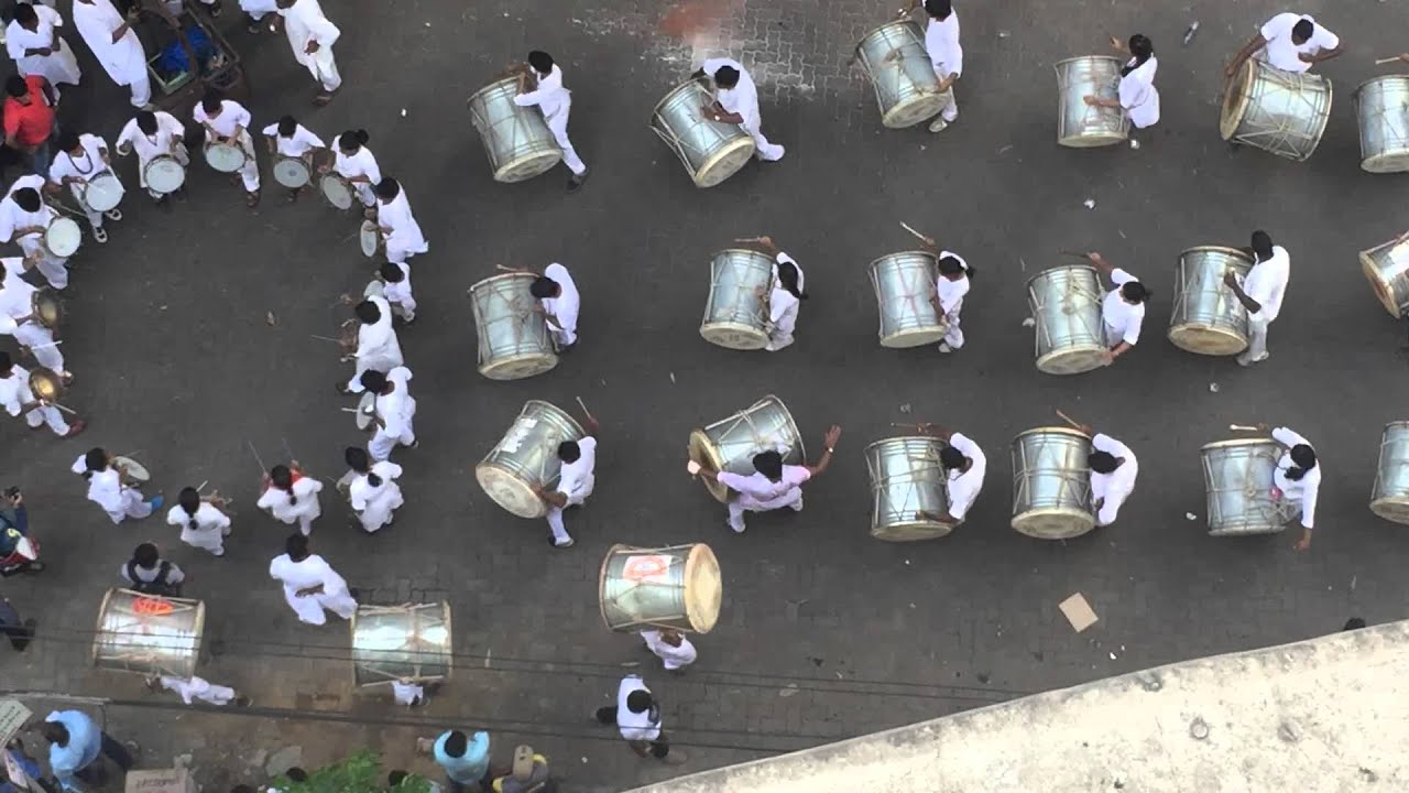 100 Dhol Ganpati procession . - YouTube