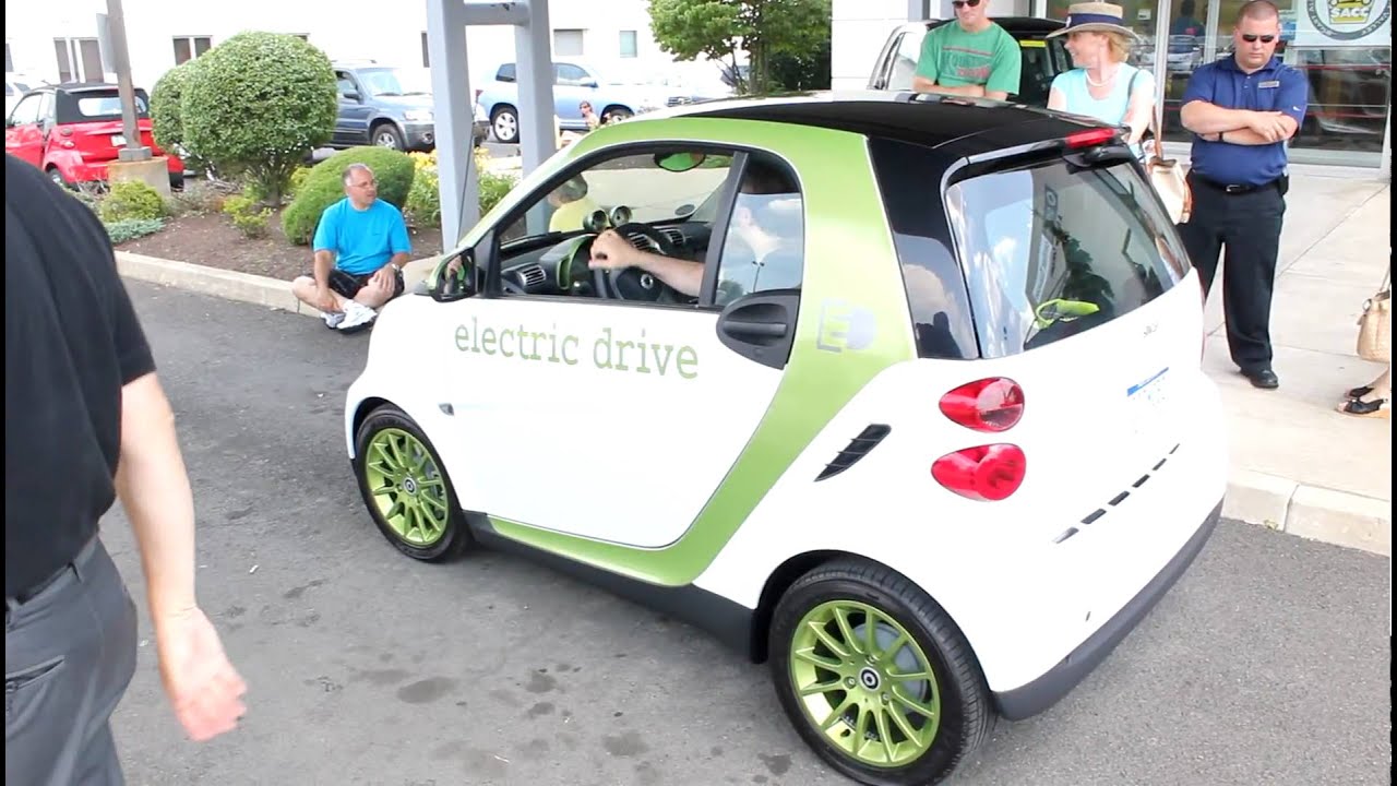 Smart ForTwo Electric Drive side view - YouTube