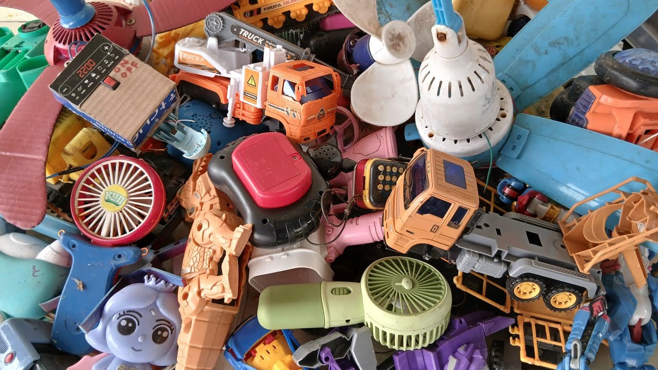 I found a powerful recycled mini ceiling fan in a pile of old mini fans ...