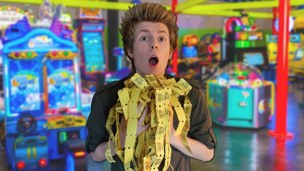 Having a Fun Day at the Arcade! - YouTube