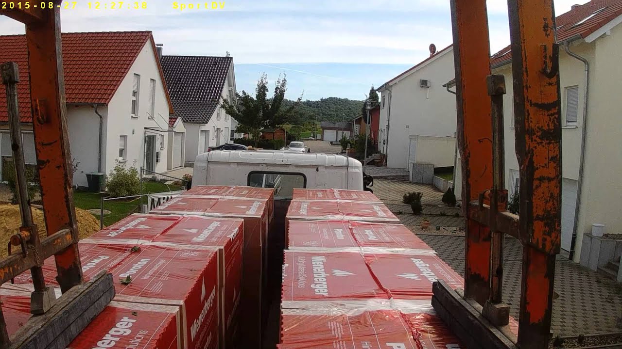2 Wienerberger Poroton abladen mit 14 Mtr Palfinger 21001 tiefe Grube ...