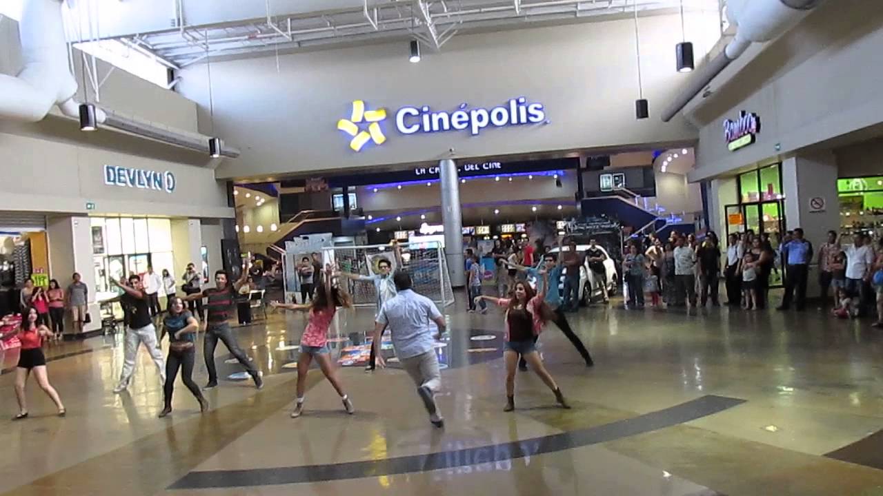 Mexicali "FlashMob" Plaza Galerias │ Entrega de anillo - YouTube