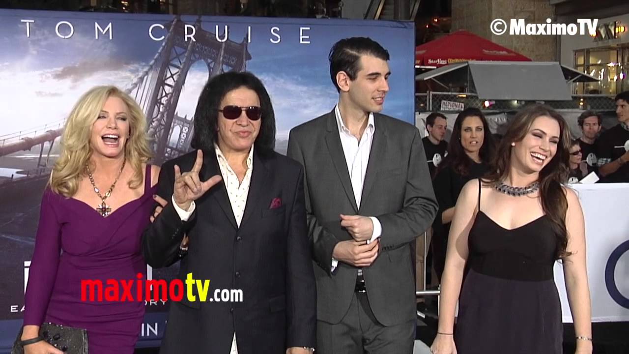 Gene Simmons, Shannon Tweed, Nick and Sophie Simmons "Oblivion ...