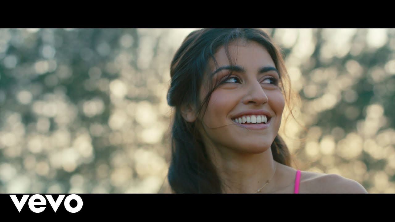 Isabela Souza - Callar (Versión Completa) (De "Aladdín"/Official Video ...