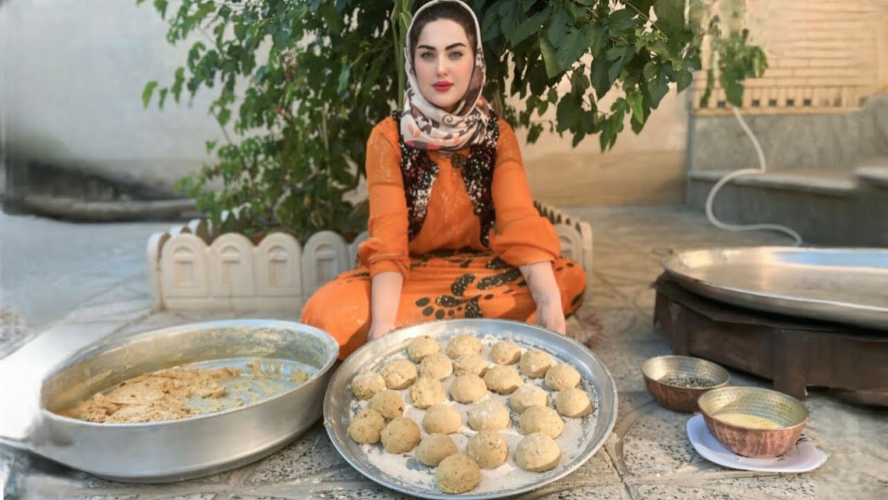 You Won’t Believe How This Beautiful Iranian Girl Bakes Kapchi Bread!"😋 ...
