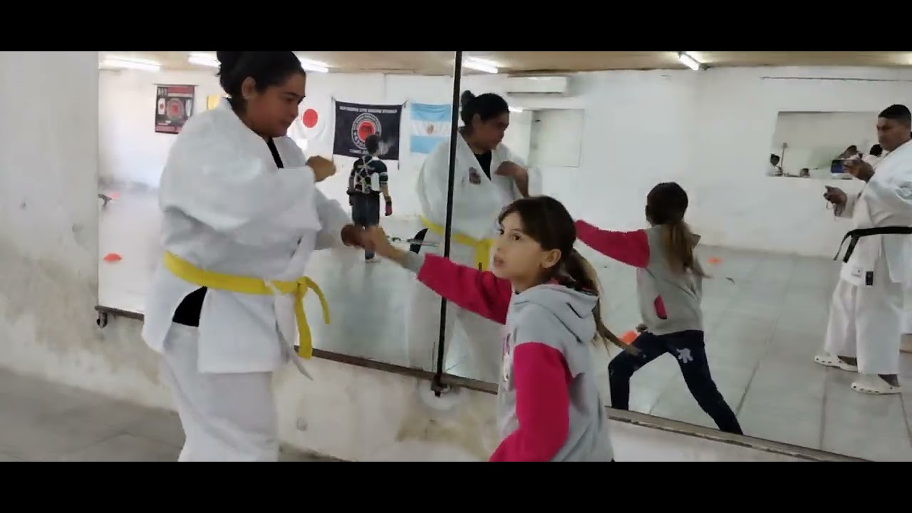 kumite de mis pequeños guerreros DOJO BARRANQUERAS oss - YouTube