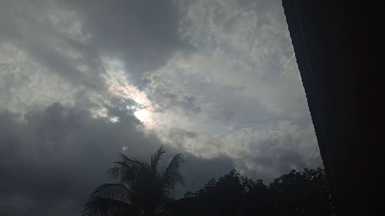 Solar Eclipse in the Philippines. - YouTube