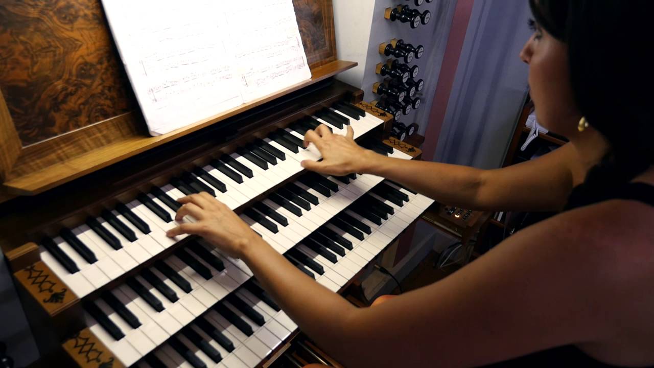 Organist Zuzana Čechová - Claude Balbastre -Il est un petit L´ange ...