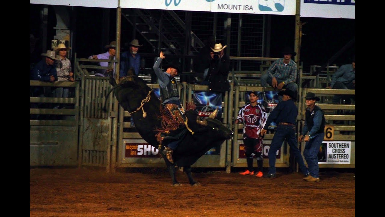 Mount Isa Rodeo - YouTube