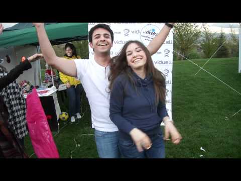 En iyi kıvırtan? www.viduello.com