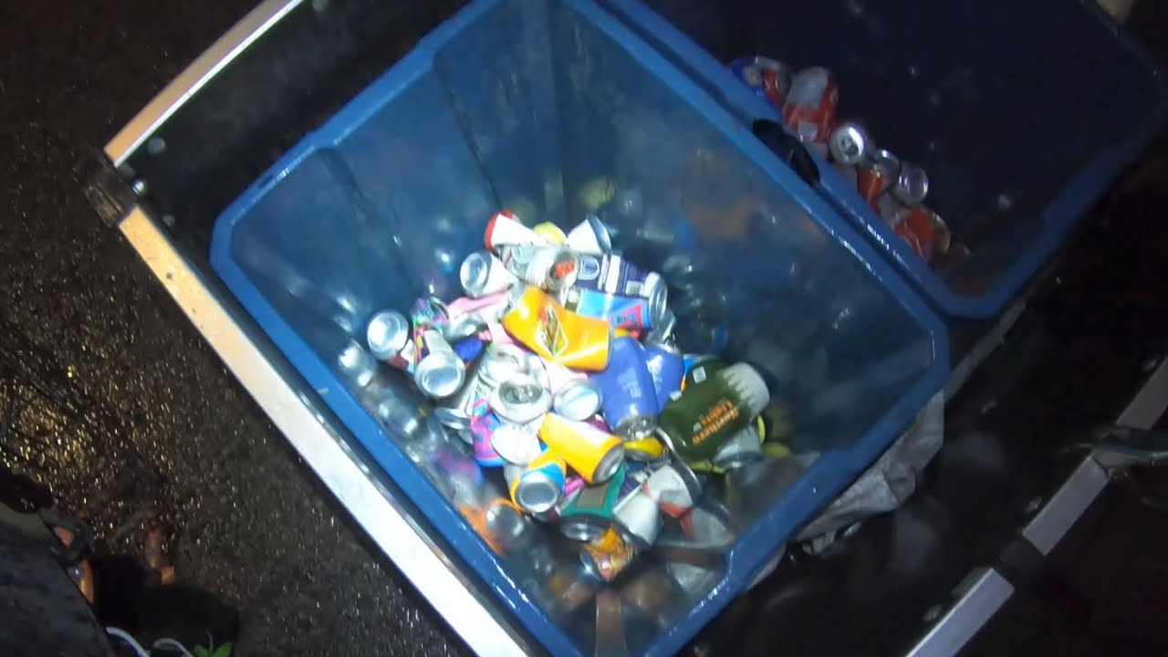 $30 in one hour of collecting cans - YouTube