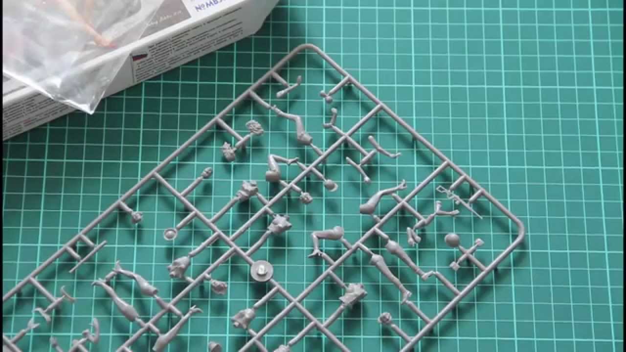 Master Box 1/35 Pin-Up (MB35183) - YouTube