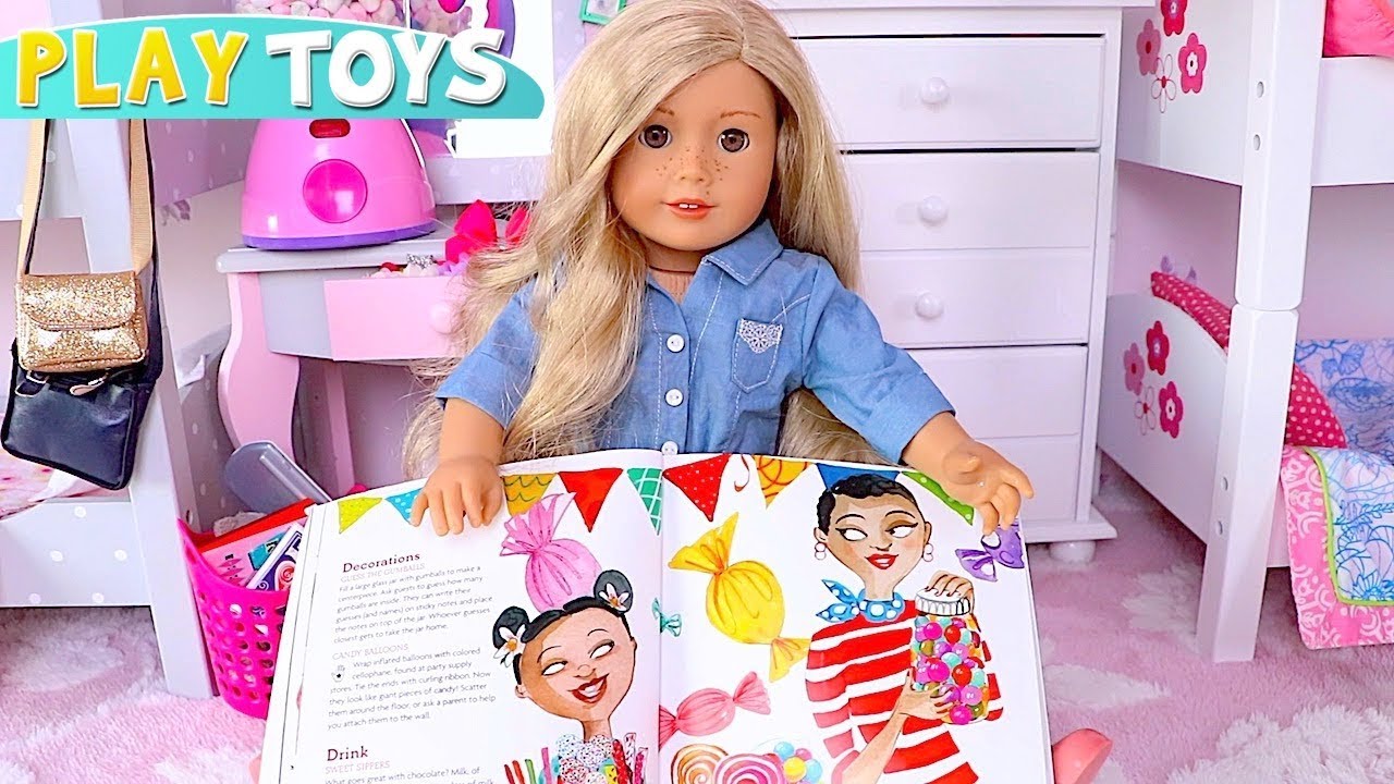 Baby Doll prepares for slumber party with friends in dollhouse! Play ...