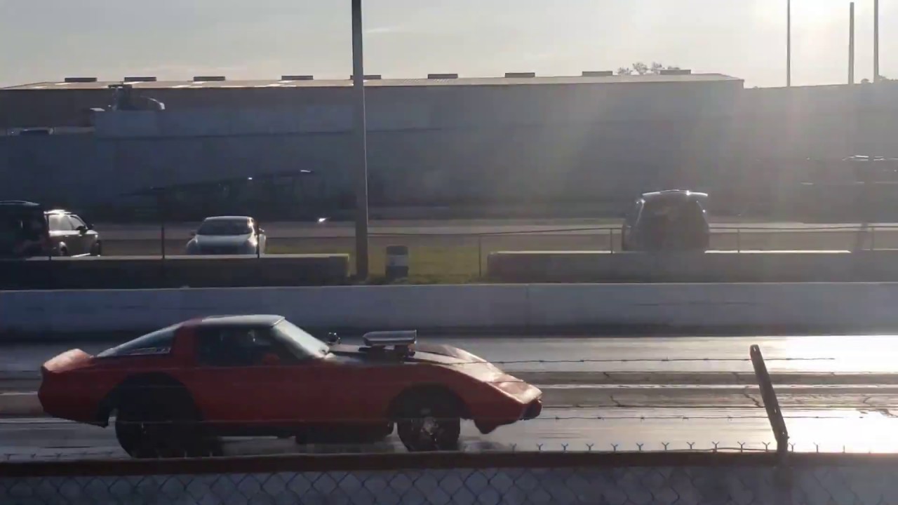 C3 CORVETTE VS HELLCAT DRAG RACE - YouTube