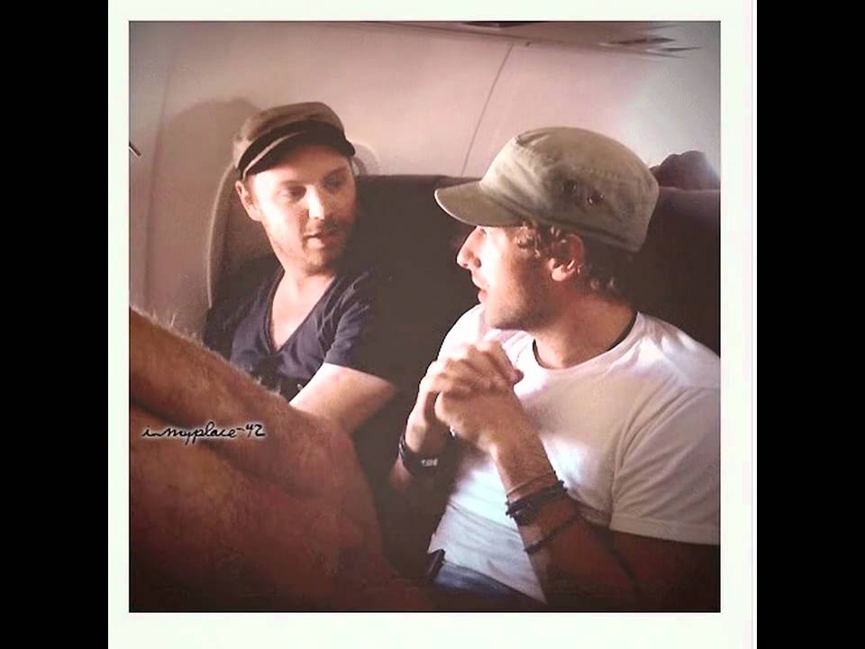 Clocks_Coldplay - Chris Martin photos - YouTube