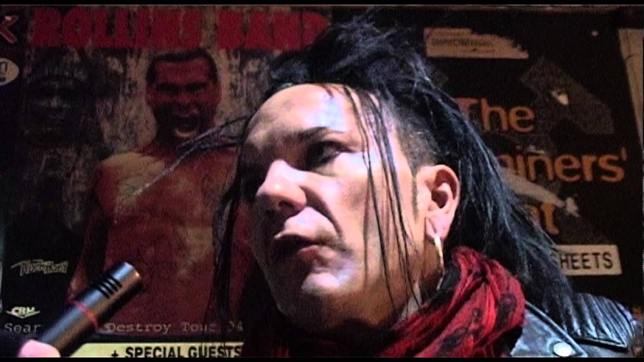 Jussi 69 // Interview // The 69 Eyes (LKA Longhorn 24.04.16) - YouTube