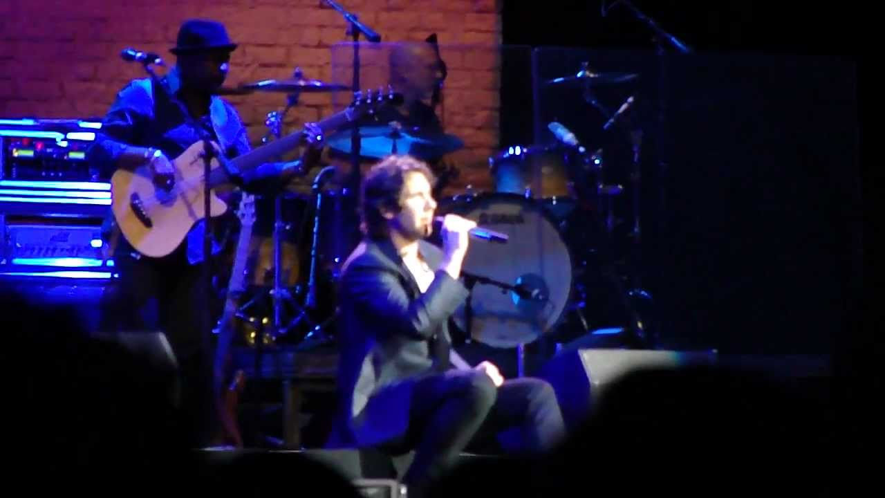 Josh Groban- Alejate- Straight to You Tour - YouTube