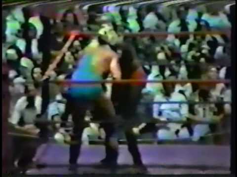 Terry Boulder (Hulk Hogan) vs. Sonny King [1979-08-25] - YouTube