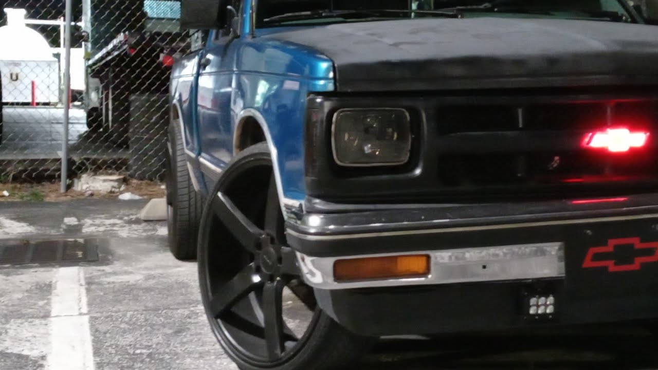 Chevy s10 tail gate light bar 48" - YouTube