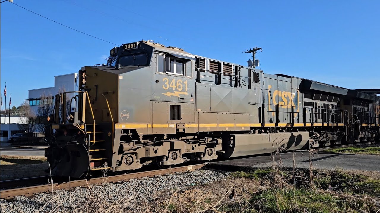 CSX Freight train M582 headed Southbound in Monroe NC with CSXT 3461 in the lead 12/24/23🇺🇸 ...