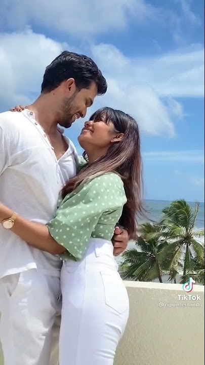 ෂෝක් අනේ දෙන්නගෙ ආදරේ 💕 Harshi yudagana | Nipun fernando | Love Sinhala | shorts Tiktok ...