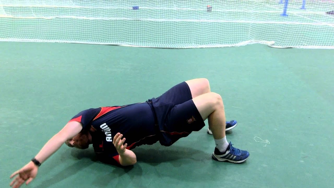 Glute bridge reach across - YouTube