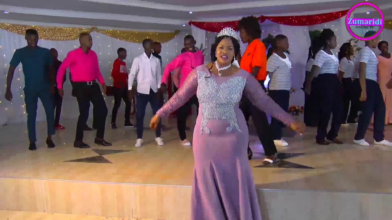 MFALME ZUMARIDI - WIMBO ULIOTIKISA HAPPYBIRTH DAY YAKE - YouTube