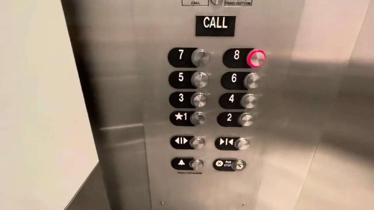 Shoeberg Elevators at Barnes Jewish Hospital - YouTube