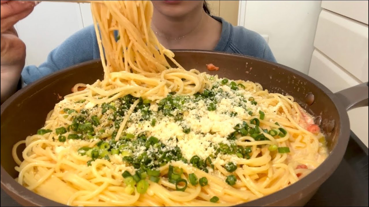【ASMR，咀嚼音】Japanese Style Spicy pollack roe Spaghetti！濃厚明太子パスタ！ - YouTube