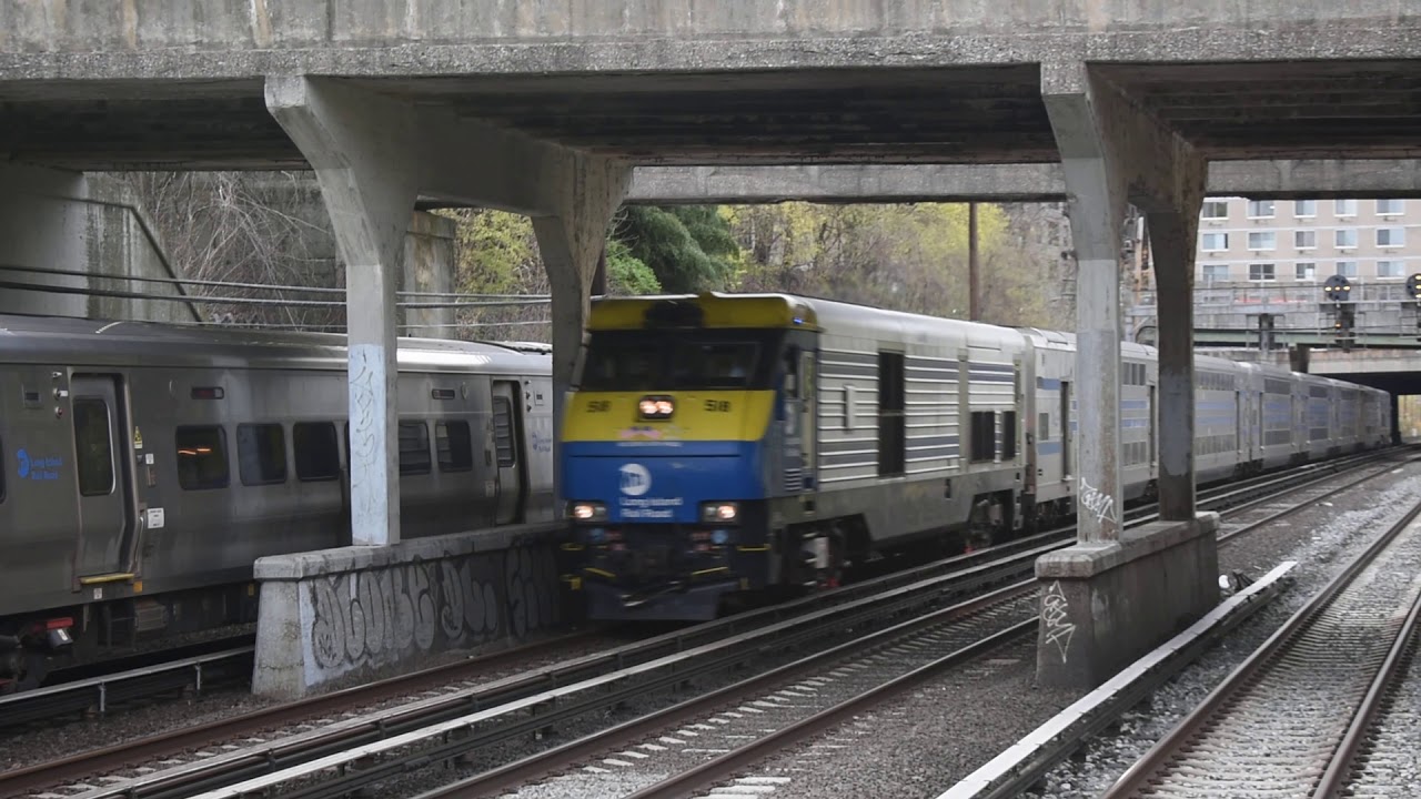 DM30AC #518 Leads the Oyster Bay with DM30AC #506 Trailing through Kew ...