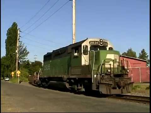 BNSF local freight train GP39E and caboose Chehalis, Washigton 2007 - YouTube