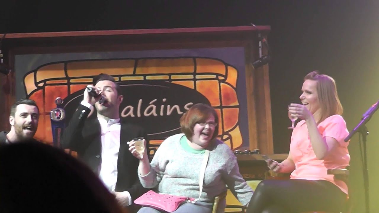 Shane Filan - Singing Mandy with fans (The Olympia, 11.03.14) - YouTube