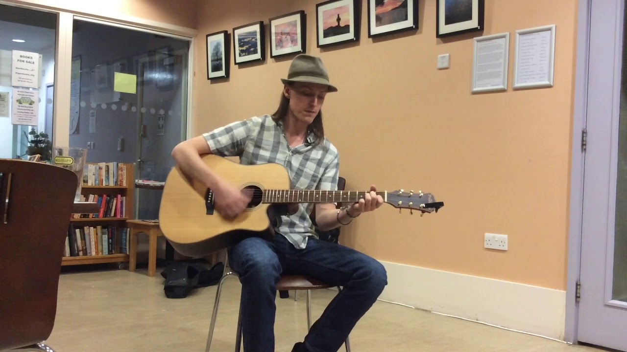Daniel Blore “I love every little thing about her” - YouTube