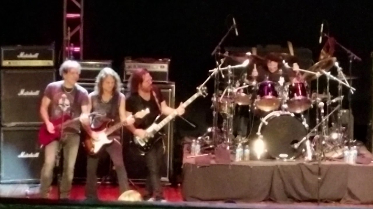 Winger : Seventeen. Live at Arcada Theater 10-28-16 - YouTube