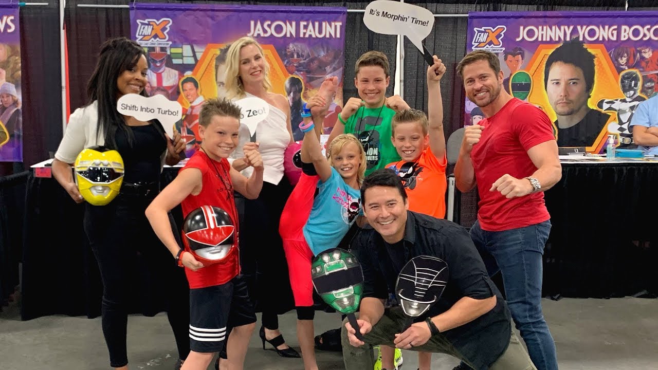 I met the Real life Power Rangers at FAN-X! - YouTube