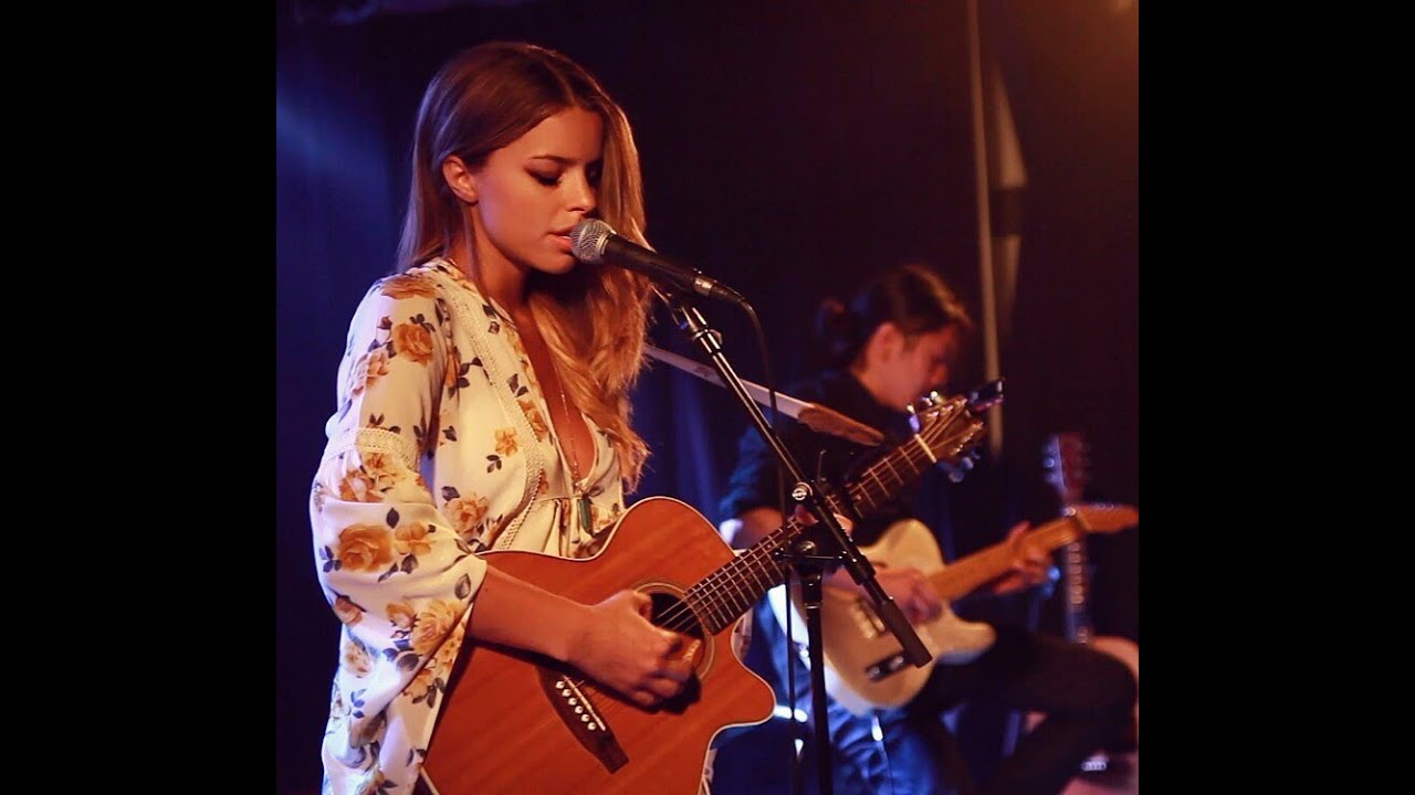 Let it Go (James Bay cover) Sara Phillips LIVE in Montreal, Canada ...