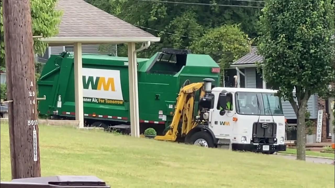 Waste Management ACX Python on trash - 108944 (diff truck) - YouTube