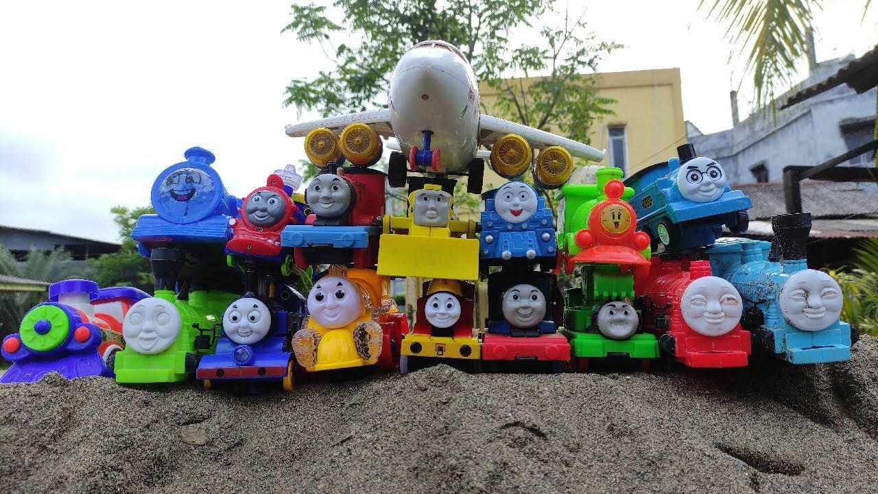 Menemukan Mainan Lokomotif Kereta Api Thomas happy train, Train set ...