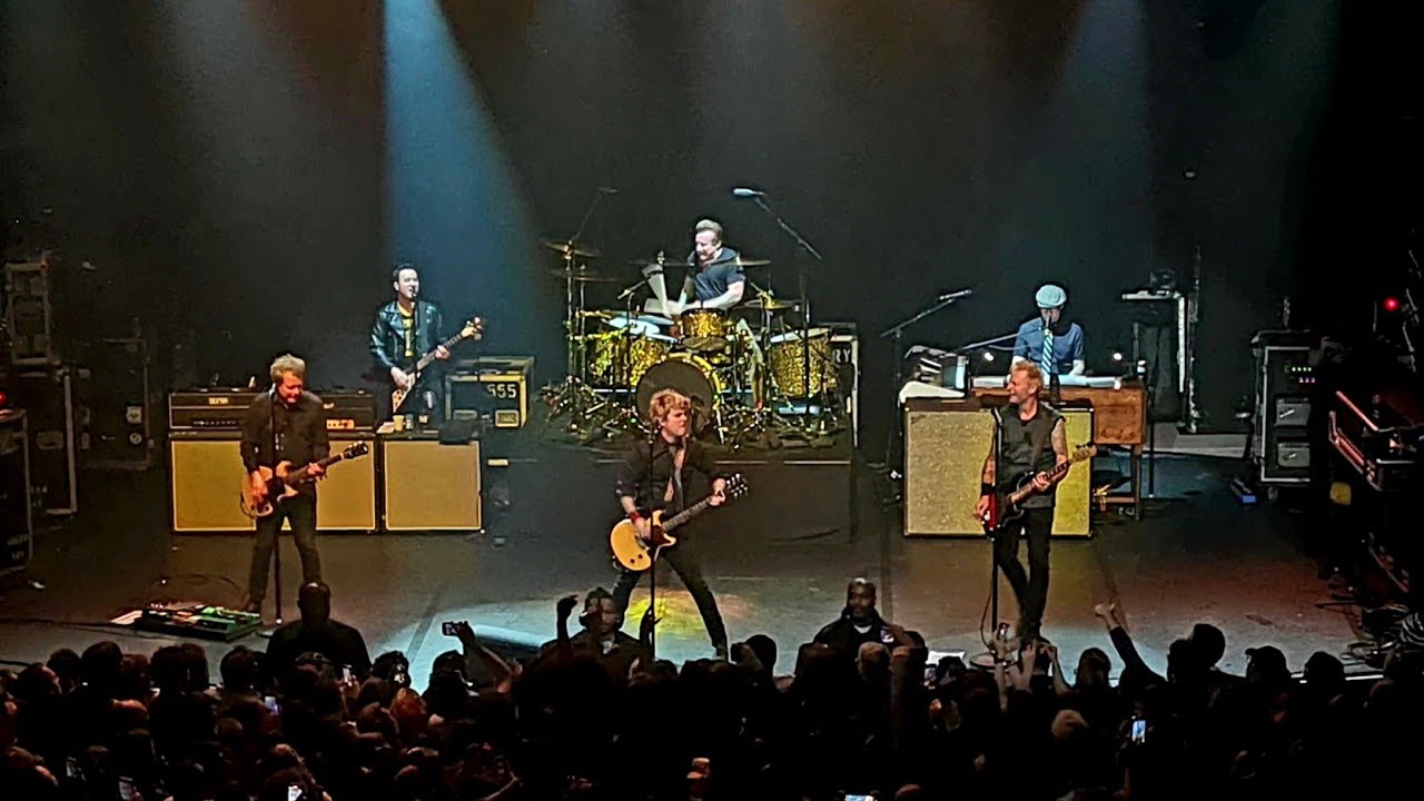 Green Day - 1981, live, Bataclan, Paris, 4th November 2023 - YouTube