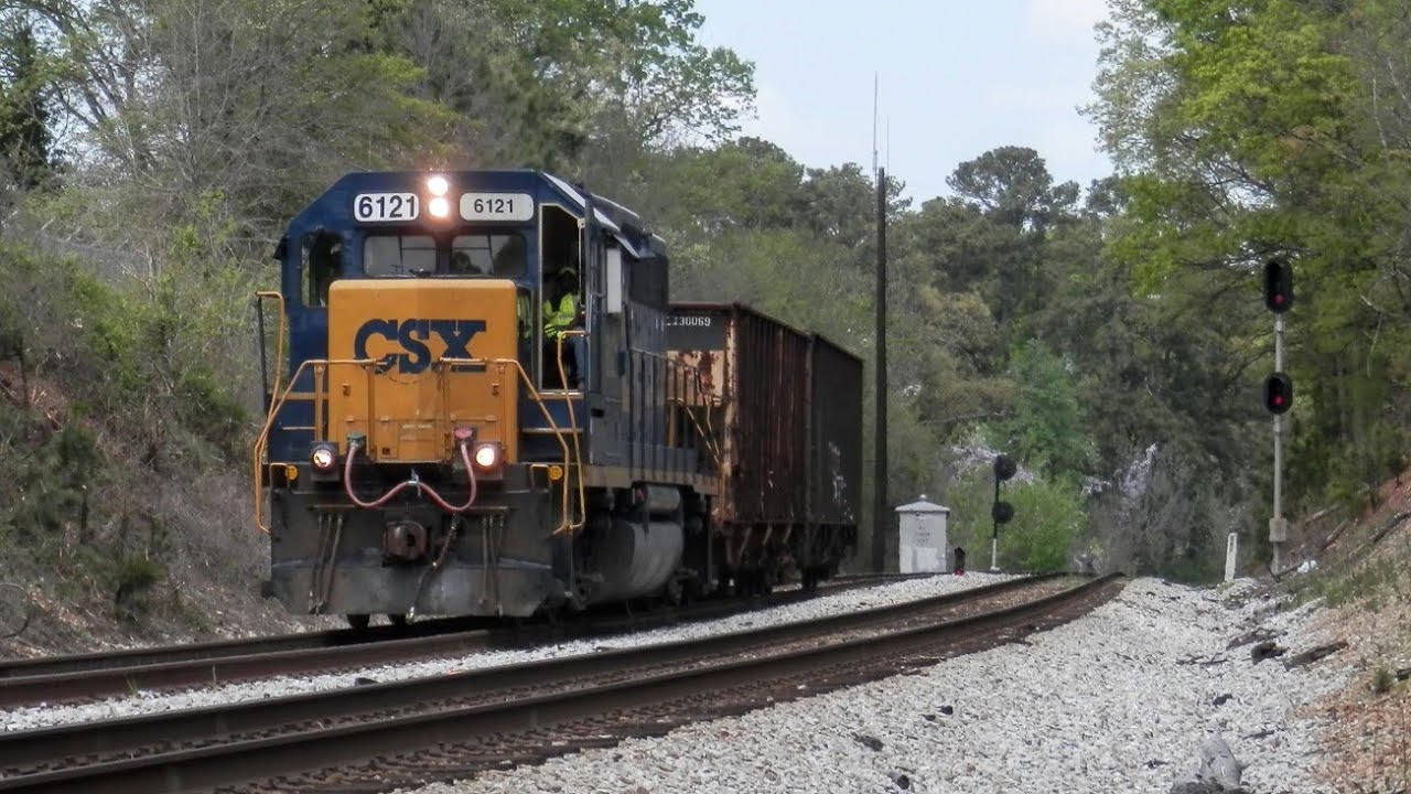 CSX 6121 leads CSX A713-16 in Union City, GA - YouTube