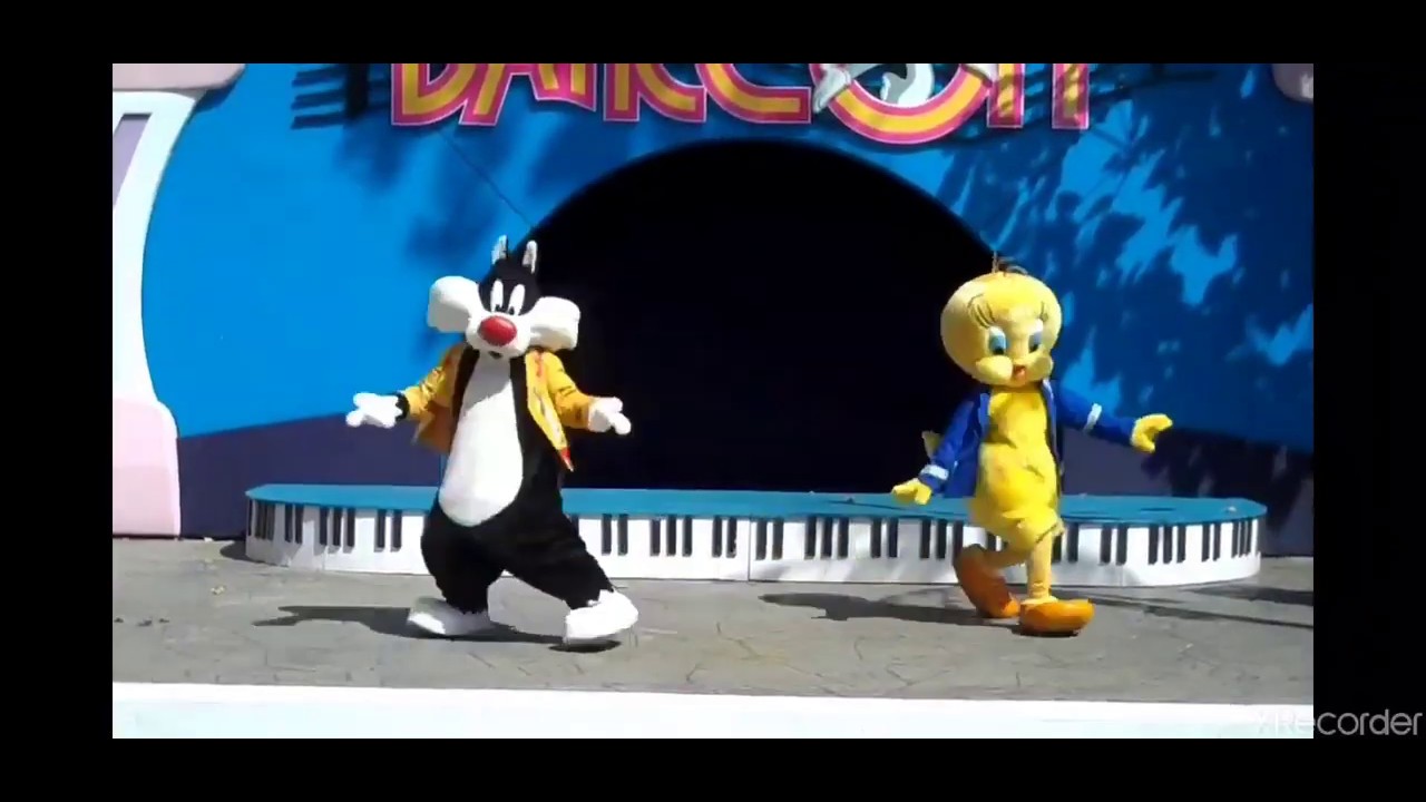 Looney Dance Off (a birthday video 🎂) - YouTube