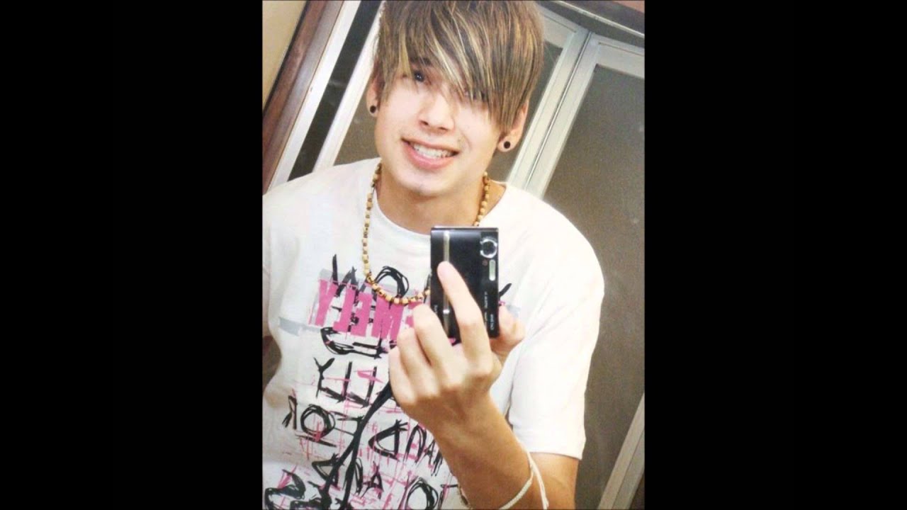 Gu Foshi cantando. - YouTube