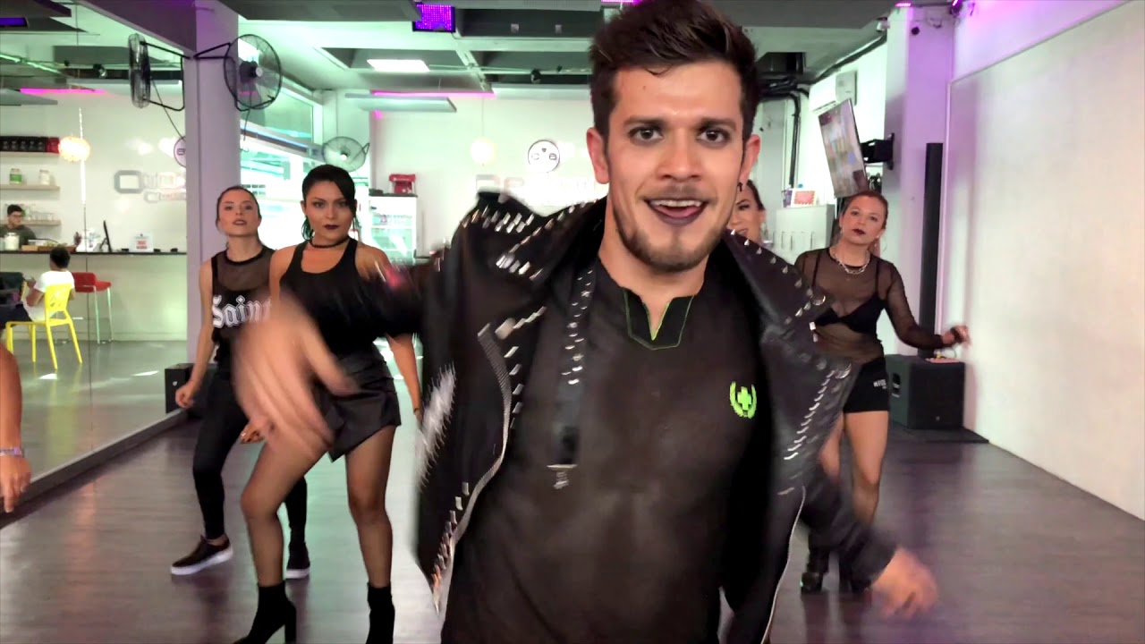 Mala - Reykon by Cesar James Zumba Cardio Extremo Cancun - YouTube