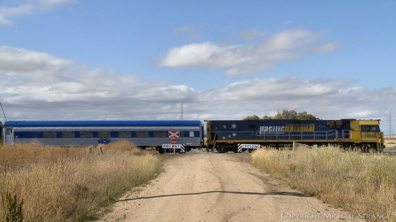 2AM8 "The Overland" Passenger Train To Melbourne - PoathTV Australian ...
