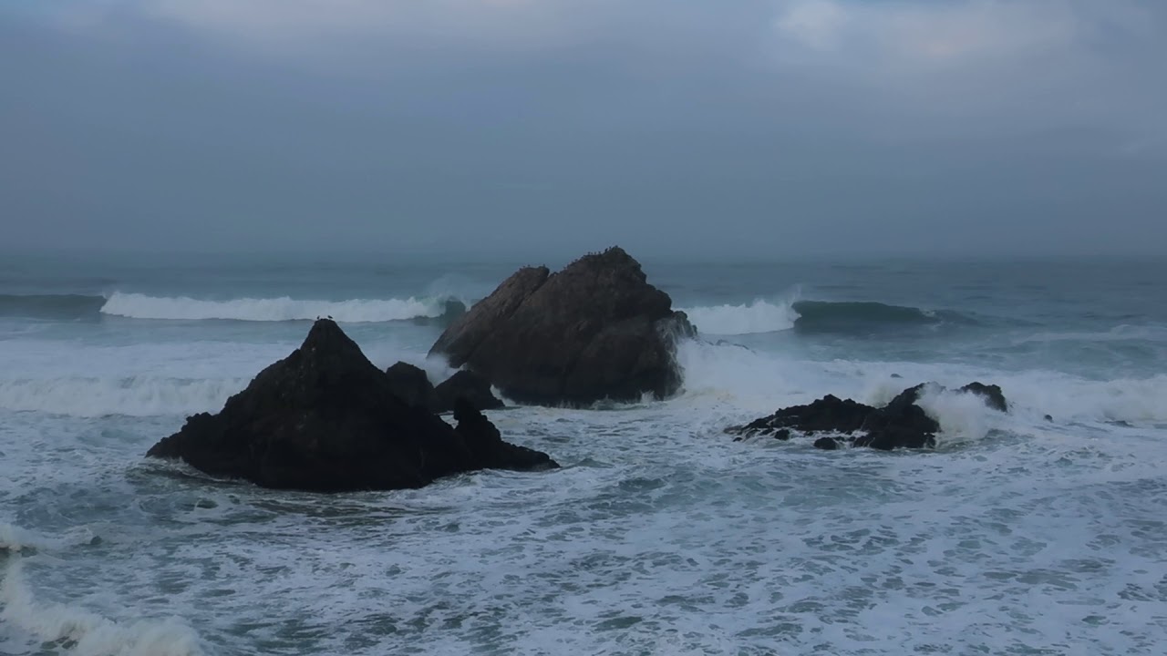 High surf at Seal Rocks 2018_12_17 - YouTube